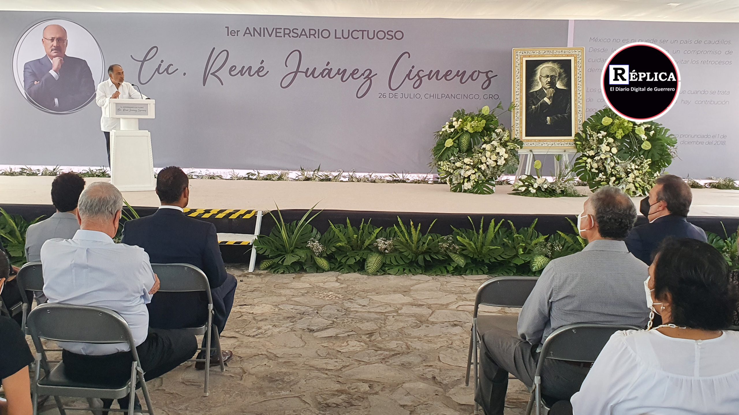 Priistas rinden homenaje a René Juárez en su aniversario luctuoso - Réplica