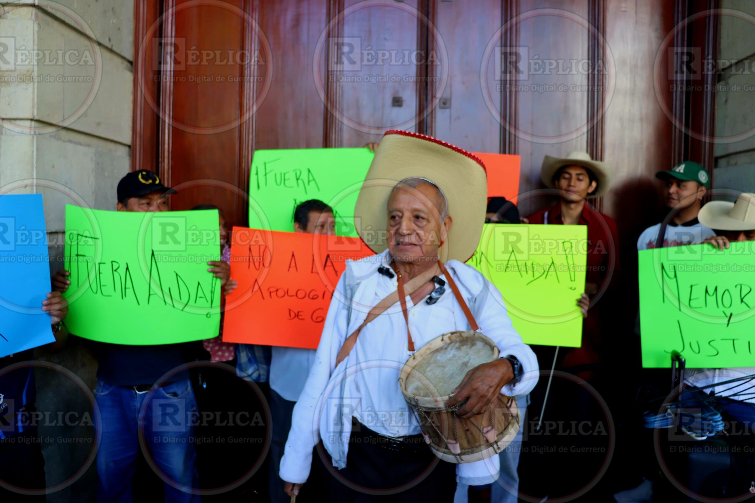 Exigen destitución de la Secretaria de Cultura por homenaje a Rubén Figueroa - Réplica